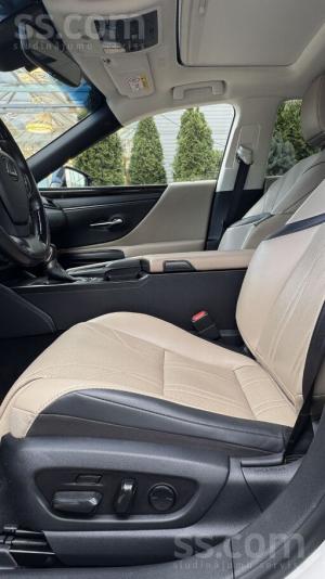 Balts Lexus ES 2019 Rīga, ar dzinēja tilpumu 2.50 L un nobraukumu 130 tūkst. km par 26350 €, foto 16 vietnē AUTOMOTO.COM.LV