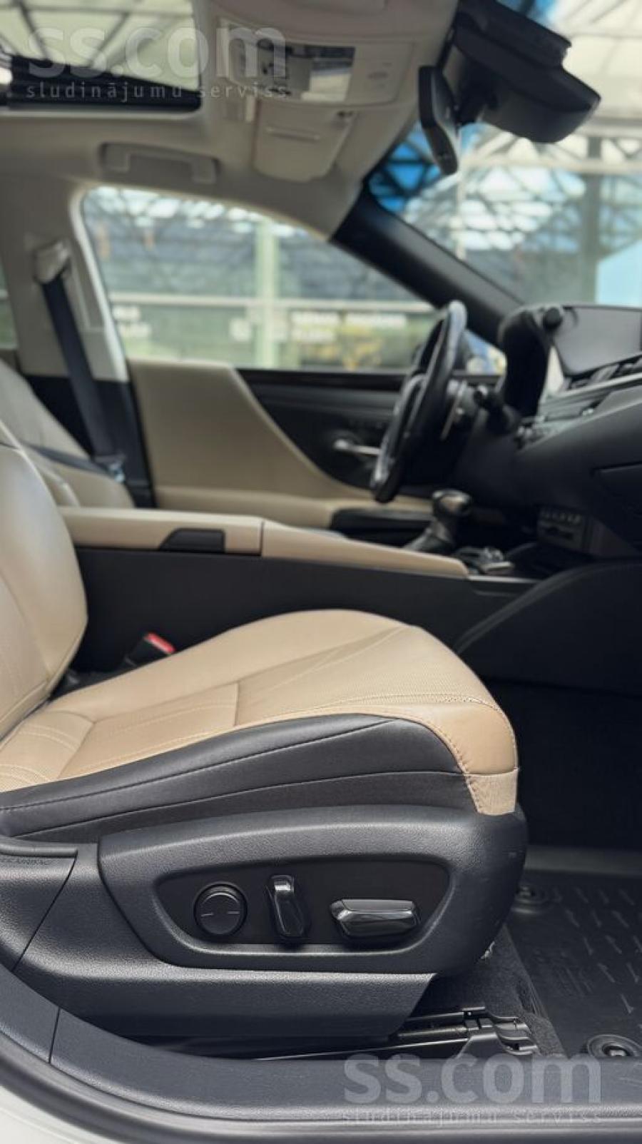 Balts Lexus ES 2019 Rīga, ar dzinēja tilpumu 2.50 L un nobraukumu 130 tūkst. km par 26350 €, foto 17 vietnē AUTOMOTO.COM.LV