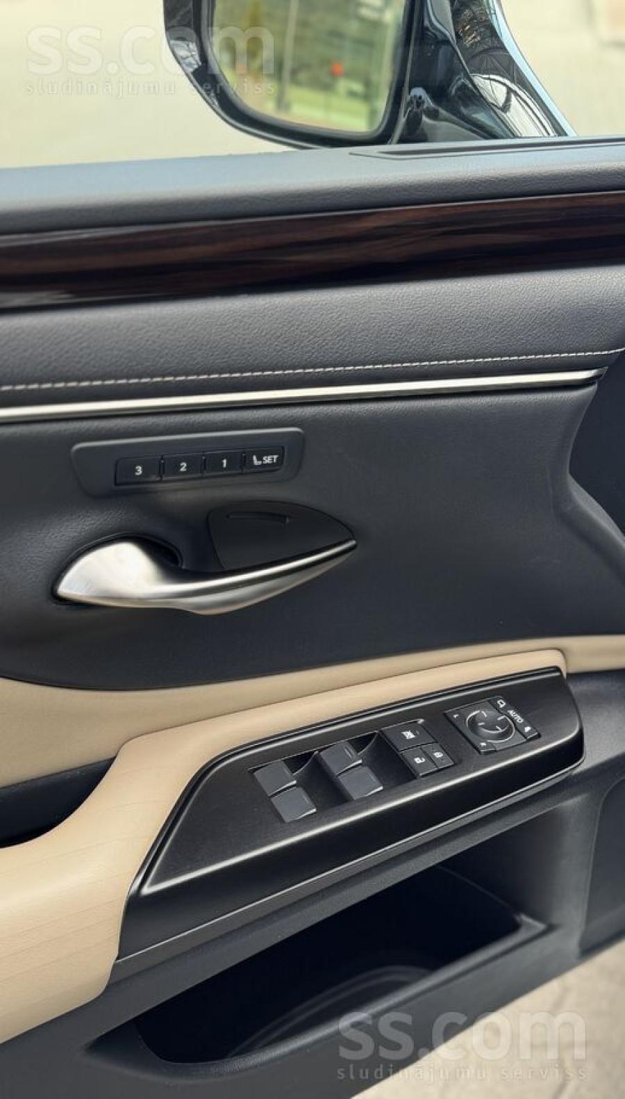Balts Lexus ES 2019 Rīga, ar dzinēja tilpumu 2.50 L un nobraukumu 130 tūkst. km par 26350 €, foto 18 vietnē AUTOMOTO.COM.LV
