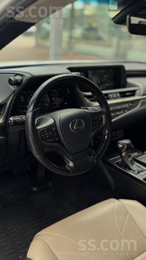 Balts Lexus ES 2019 Rīga, ar dzinēja tilpumu 2.50 L un nobraukumu 130 tūkst. km par 26350 €, foto 22 vietnē AUTOMOTO.COM.LV