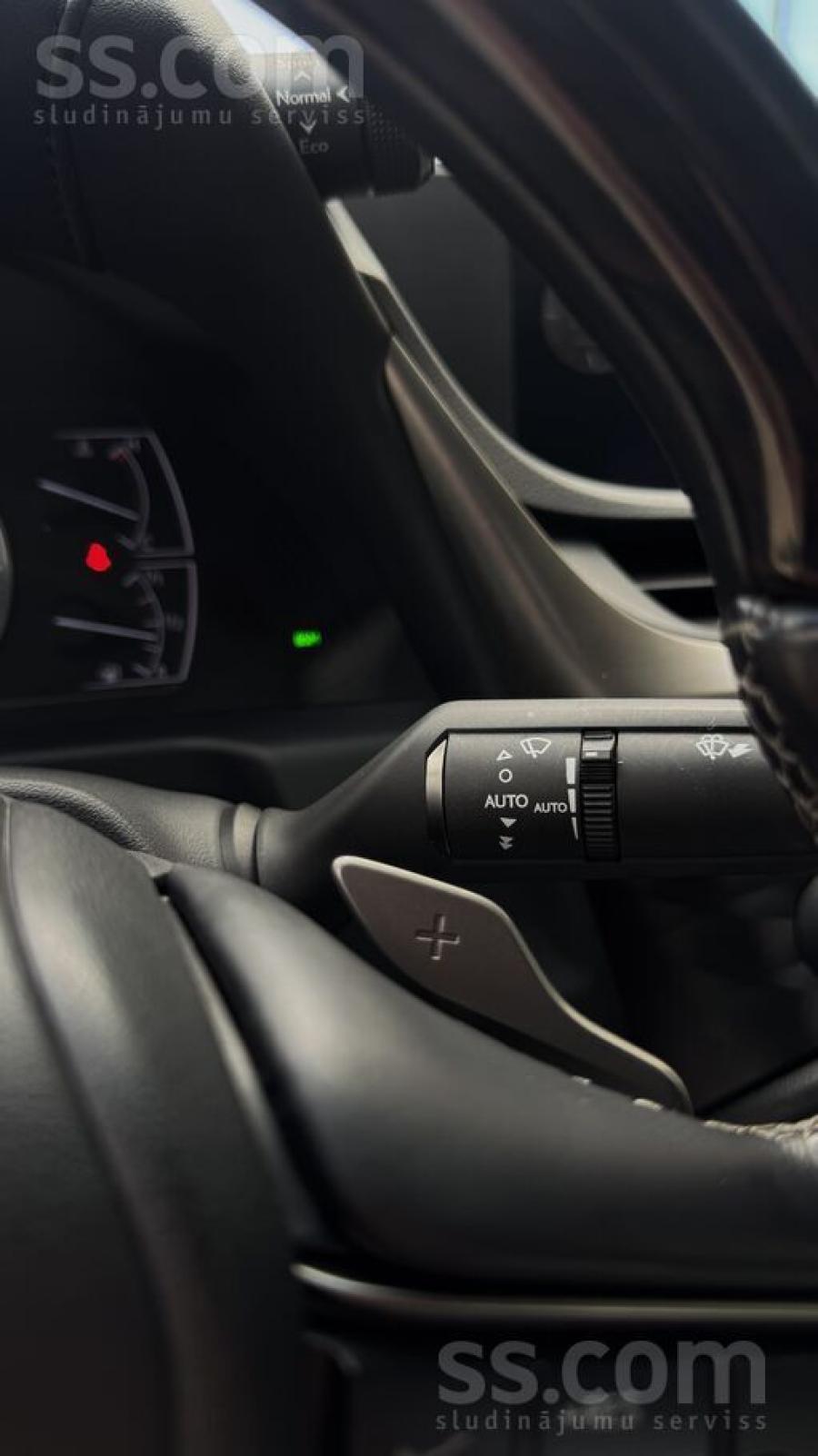 Balts Lexus ES 2019 Rīga, ar dzinēja tilpumu 2.50 L un nobraukumu 130 tūkst. km par 26350 €, foto 23 vietnē AUTOMOTO.COM.LV