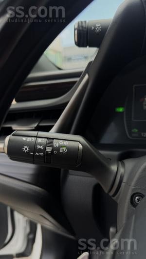 Balts Lexus ES 2019 Rīga, ar dzinēja tilpumu 2.50 L un nobraukumu 130 tūkst. km par 26350 €, foto 24 vietnē AUTOMOTO.COM.LV