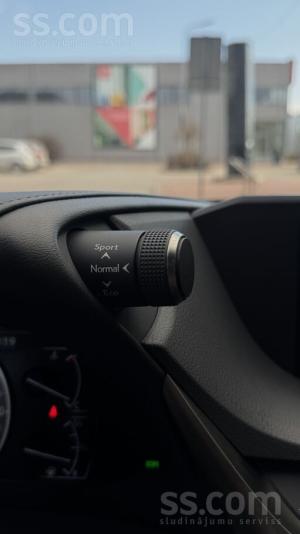 Balts Lexus ES 2019 Rīga, ar dzinēja tilpumu 2.50 L un nobraukumu 130 tūkst. km par 26350 €, foto 26 vietnē AUTOMOTO.COM.LV