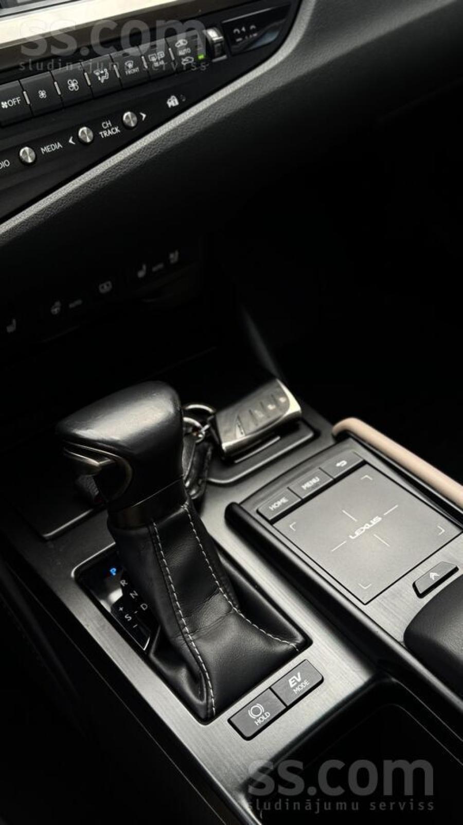 Balts Lexus ES 2019 Rīga, ar dzinēja tilpumu 2.50 L un nobraukumu 130 tūkst. km par 26350 €, foto 28 vietnē AUTOMOTO.COM.LV