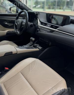 Balts Lexus ES 2019 Rīga, ar dzinēja tilpumu 2.50 L un nobraukumu 130 tūkst. km par 26350 €, foto 30 vietnē AUTOMOTO.COM.LV