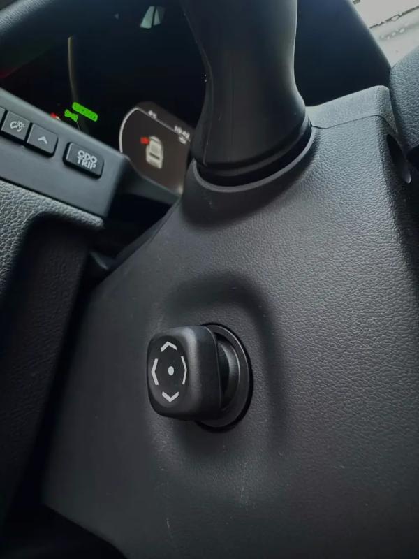 White Lexus ES 2019 in Riga, with an engine capacity of 2.50 L and mileage of 100 thousand km for 30500 €, photo 10 on AUTOMOTO.COM.LV