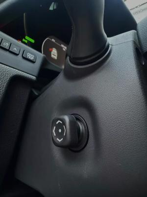 White Lexus ES 2019 in Riga, with an engine capacity of 2.50 L and mileage of 100 thousand km for 30500 €, photo 11 on AUTOMOTO.COM.LV