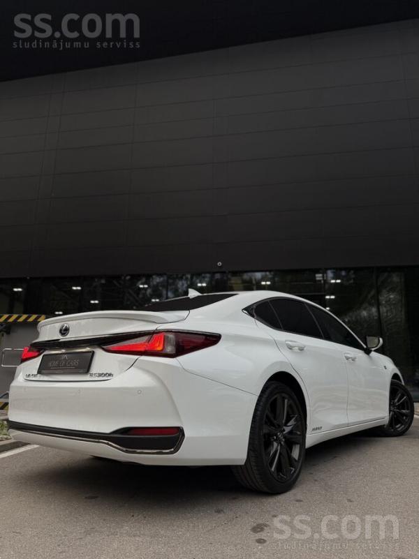 Balts Lexus ES 2019 Rīga, ar dzinēja tilpumu 2.50 L un nobraukumu 114 tūkst. km par 32000 €, foto 2 vietnē AUTOMOTO.COM.LV