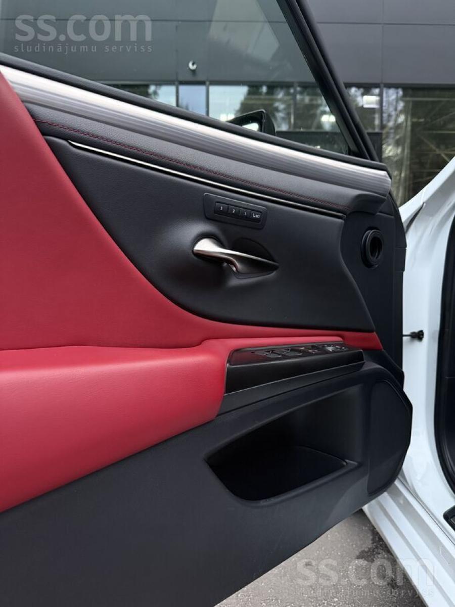 Balts Lexus ES 2019 Rīga, ar dzinēja tilpumu 2.50 L un nobraukumu 114 tūkst. km par 32000 €, foto 15 vietnē AUTOMOTO.COM.LV
