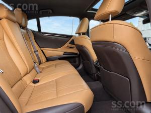Белый Лексус ЕС 2019 в Рига, объемом двигателя 2.50 л и пробегом 145 тыс. км за 29500 €, фото 14 на AUTOMOTO.COM.LV