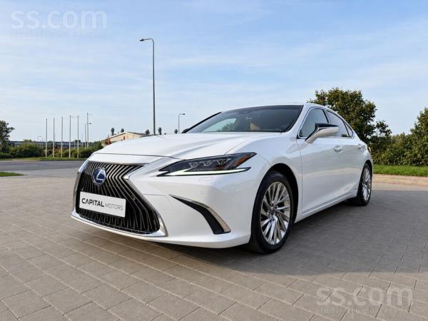 White Lexus ES 2019 in Riga, with an engine capacity of 2.50 L and mileage of 145 thousand km for 29500 €, photo 3 on AUTOMOTO.COM.LV