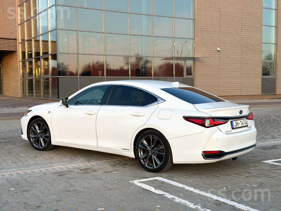 Balts Lexus ES 2020 Valmiera, ar dzinēja tilpumu 2.50 L un nobraukumu 99 tūkst. km par 26700 €, foto 5 vietnē AUTOMOTO.COM.LV