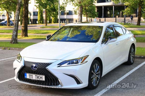 Balts Lexus ES 2021 Tallina, ar dzinēja tilpumu 2.50 L un nobraukumu 99 tūkst. km par 34900 €, foto 1 vietnē AUTOMOTO.COM.LV