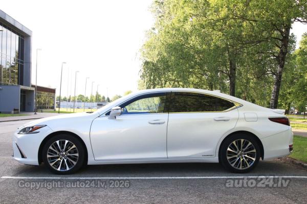 Balts Lexus ES 2021 Tallina, ar dzinēja tilpumu 2.50 L un nobraukumu 99 tūkst. km par 34900 €, foto 6 vietnē AUTOMOTO.COM.LV