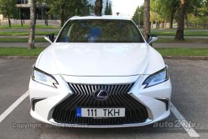 White Lexus ES 2021 in Tallinn, with an engine capacity of 2.50 L and mileage of 99 thousand km for 34900 €, photo 8 on AUTOMOTO.COM.LV