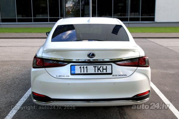 Balts Lexus ES 2021 Tallina, ar dzinēja tilpumu 2.50 L un nobraukumu 99 tūkst. km par 34900 €, foto 8 vietnē AUTOMOTO.COM.LV