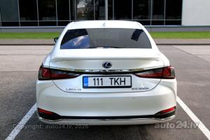 White Lexus ES 2021 in Tallinn, with an engine capacity of 2.50 L and mileage of 99 thousand km for 34900 €, photo 9 on AUTOMOTO.COM.LV