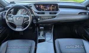 White Lexus ES 2021 in Tallinn, with an engine capacity of 2.50 L and mileage of 99 thousand km for 34900 €, photo 10 on AUTOMOTO.COM.LV