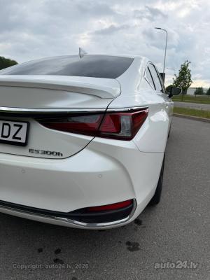 White Lexus ES 2021 in Tallinn, with an engine capacity of 2.50 L and mileage of 0 thousand km for 36000 €, photo 3 on AUTOMOTO.COM.LV