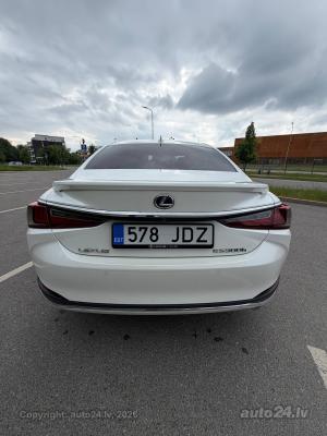 White Lexus ES 2021 in Tallinn, with an engine capacity of 2.50 L and mileage of 0 thousand km for 36000 €, photo 9 on AUTOMOTO.COM.LV