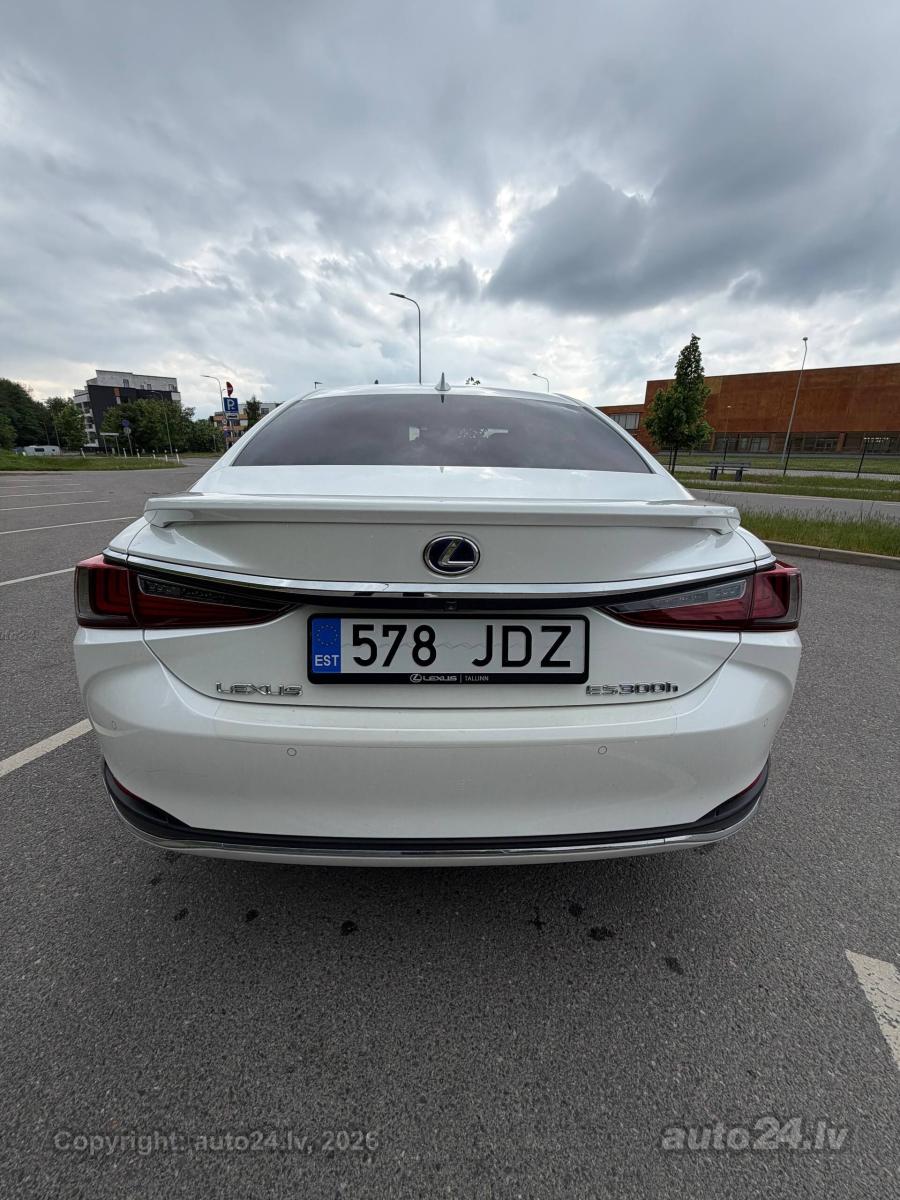 White Lexus ES 2021 in Tallinn, with an engine capacity of 2.50 L and mileage of 0 thousand km for 36000 €, photo 9 on AUTOMOTO.COM.LV