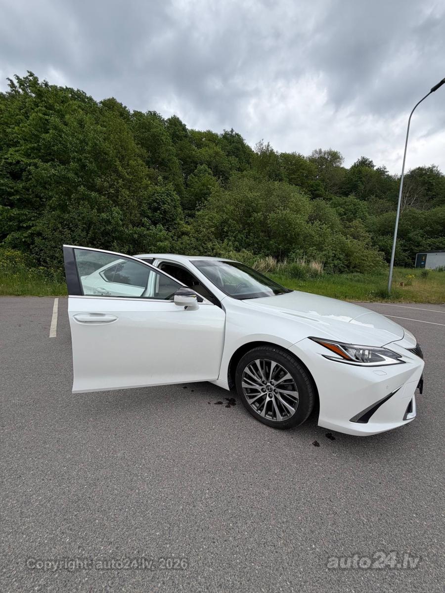 White Lexus ES 2021 in Tallinn, with an engine capacity of 2.50 L and mileage of 0 thousand km for 36000 €, photo 10 on AUTOMOTO.COM.LV