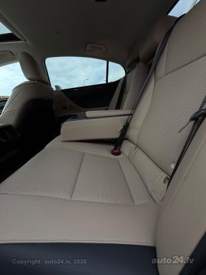 White Lexus ES 2021 in Tallinn, with an engine capacity of 2.50 L and mileage of 0 thousand km for 36000 €, photo 13 on AUTOMOTO.COM.LV
