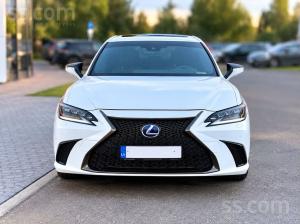 White Lexus ES 2021 in Jurmala, with an engine capacity of 2.50 L and mileage of 70 thousand km for 36000 €, photo 6 on AUTOMOTO.COM.LV