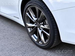 White Lexus ES 2021 in Jurmala, with an engine capacity of 2.50 L and mileage of 70 thousand km for 36000 €, photo 7 on AUTOMOTO.COM.LV