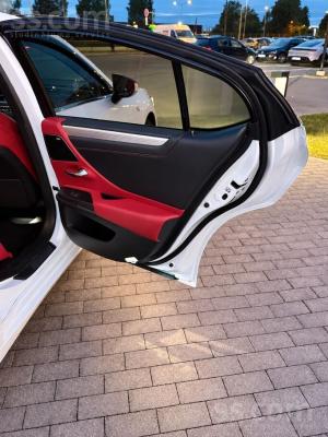White Lexus ES 2021 in Jurmala, with an engine capacity of 2.50 L and mileage of 70 thousand km for 36000 €, photo 10 on AUTOMOTO.COM.LV