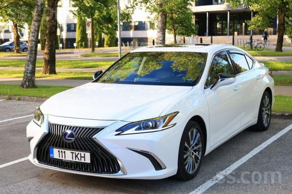 Balts Lexus ES 2021 Tallina, ar dzinēja tilpumu 2.50 L un nobraukumu 99 tūkst. km par 32900 €, foto 1 vietnē AUTOMOTO.COM.LV
