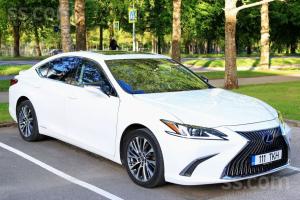 White Lexus ES 2021 in Tallinn, with an engine capacity of 2.50 L and mileage of 99 thousand km for 32900 €, photo 3 on AUTOMOTO.COM.LV
