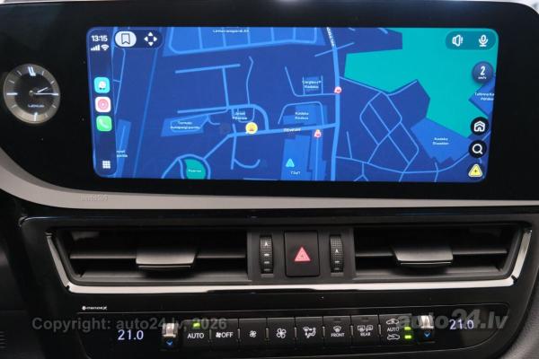 White Lexus ES 2022 in Tallinn, with an engine capacity of 2.50 L and mileage of 138 thousand km for 31900 €, photo 8 on AUTOMOTO.COM.LV