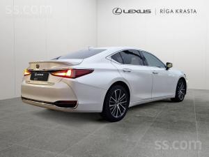 Balts Lexus ES 2024 Rīga, ar dzinēja tilpumu 2.50 L un nobraukumu 59 tūkst. km par 41900 €, foto 2 vietnē AUTOMOTO.COM.LV