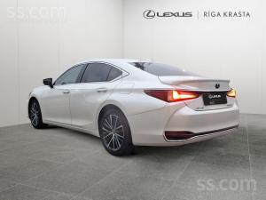 Balts Lexus ES 2024 Rīga, ar dzinēja tilpumu 2.50 L un nobraukumu 59 tūkst. km par 41900 €, foto 4 vietnē AUTOMOTO.COM.LV