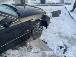 Melns Lexus GS 300h 1999 Alīta, ar dzinēja tilpumu 3.00 L un nobraukumu 399 tūkst. km par 1499 €, foto 2 vietnē AUTOMOTO.COM.LV