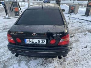 Melns Lexus GS 300h 1999 Alīta, ar dzinēja tilpumu 3.00 L un nobraukumu 399 tūkst. km par 1499 €, foto 9 vietnē AUTOMOTO.COM.LV