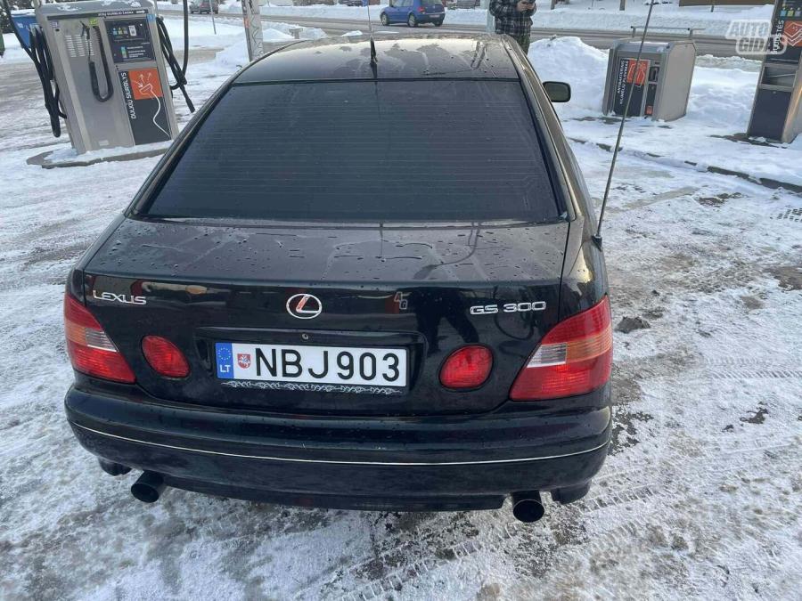 Melns Lexus GS 300h 1999 Alīta, ar dzinēja tilpumu 3.00 L un nobraukumu 399 tūkst. km par 1499 €, foto 9 vietnē AUTOMOTO.COM.LV