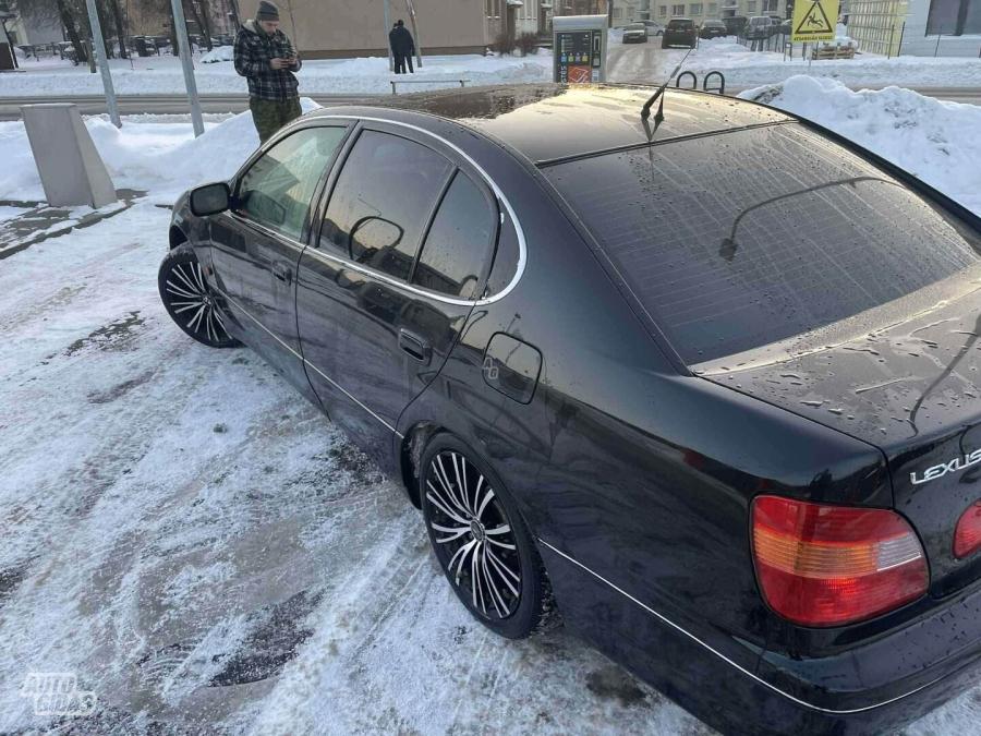 Melns Lexus GS 300h 1999 Alīta, ar dzinēja tilpumu 3.00 L un nobraukumu 399 tūkst. km par 1499 €, foto 11 vietnē AUTOMOTO.COM.LV