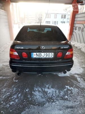 Melns Lexus GS 300h 1999 Alīta, ar dzinēja tilpumu 3.00 L un nobraukumu 399 tūkst. km par 1499 €, foto 14 vietnē AUTOMOTO.COM.LV