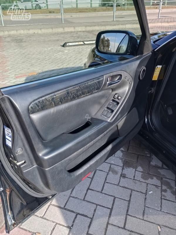 Black Lexus GS 300h 2002 in Druskininkai, with an engine capacity of 3.00 L and mileage of 399 thousand km for 7400 €, photo 8 on AUTOMOTO.COM.LV