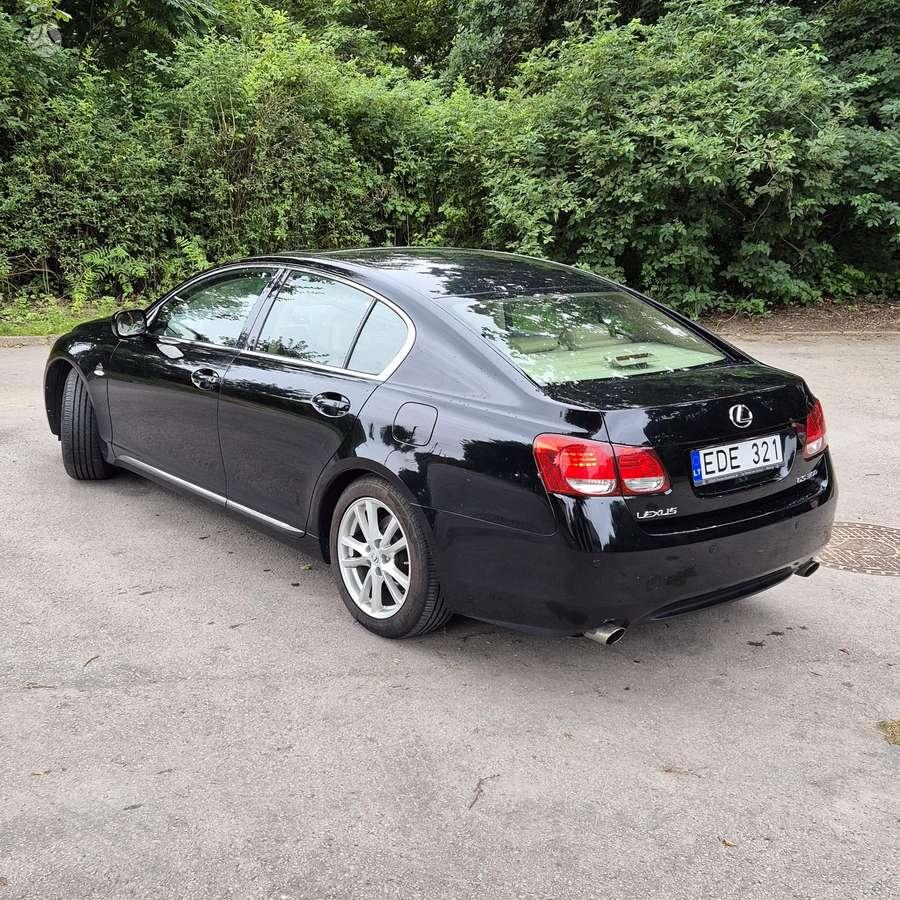 Black Lexus GS 300h 2005 in Kaunas, with an engine capacity of 3.00 L and mileage of 141 thousand km for 8000 €, photo 3 on AUTOMOTO.COM.LV