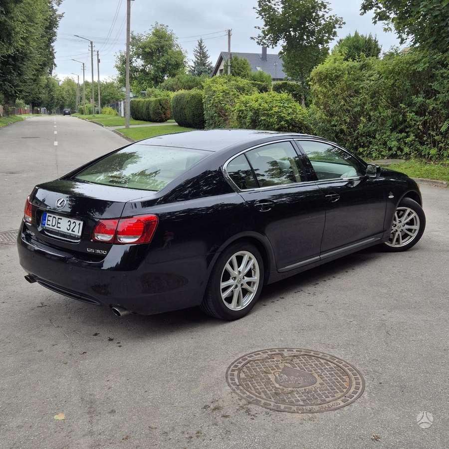 Black Lexus GS 300h 2005 in Kaunas, with an engine capacity of 3.00 L and mileage of 141 thousand km for 8000 €, photo 4 on AUTOMOTO.COM.LV