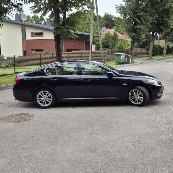 Black Lexus GS 300h 2005 in Kaunas, with an engine capacity of 3.00 L and mileage of 141 thousand km for 8000 €, photo 5 on AUTOMOTO.COM.LV