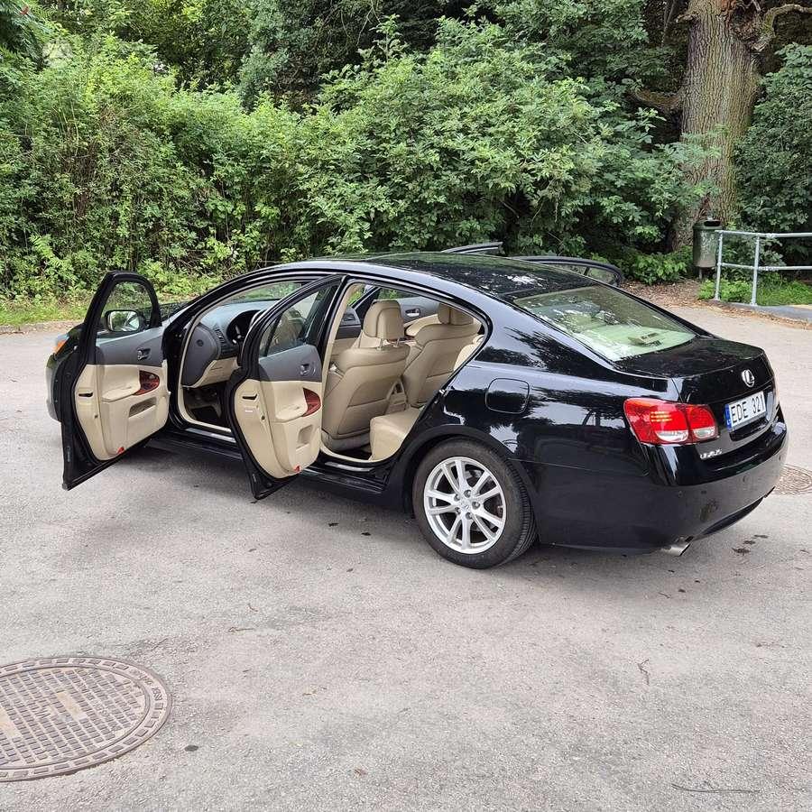 Black Lexus GS 300h 2005 in Kaunas, with an engine capacity of 3.00 L and mileage of 141 thousand km for 8000 €, photo 12 on AUTOMOTO.COM.LV