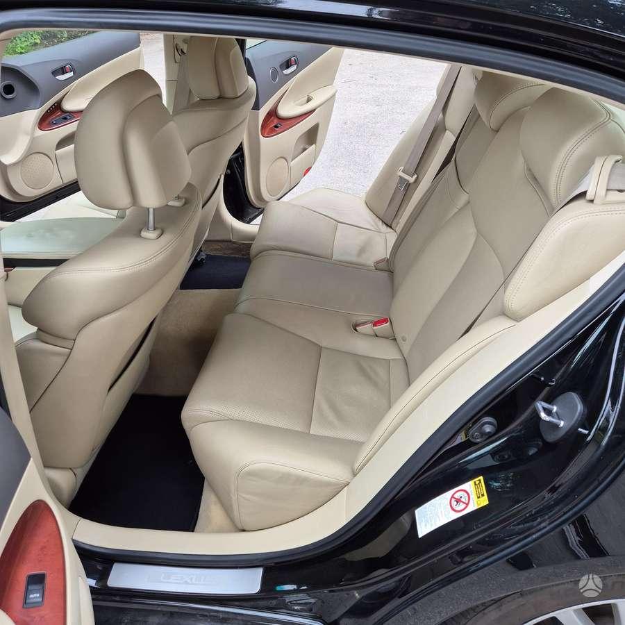 Black Lexus GS 300h 2005 in Kaunas, with an engine capacity of 3.00 L and mileage of 141 thousand km for 8000 €, photo 17 on AUTOMOTO.COM.LV