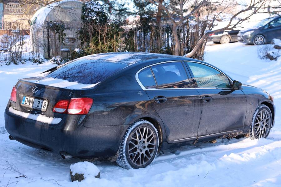 Melns Lexus GS 300h 2006 Šauļi, ar dzinēja tilpumu 3.00 L un nobraukumu 244 tūkst. km par 3000 €, foto 5 vietnē AUTOMOTO.COM.LV