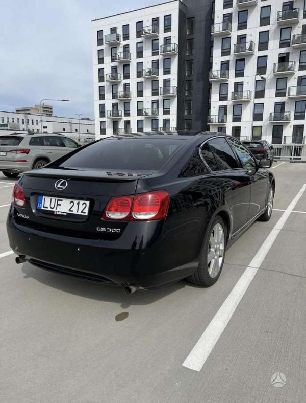 Черный Лексус GS 300h 2006 в Вильнюс, объемом двигателя 3.00 л и пробегом 348 тыс. км за 4300 €, фото 3 на AUTOMOTO.COM.LV