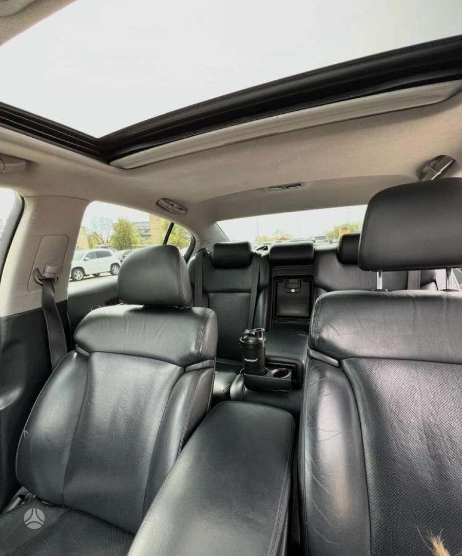 Melns Lexus GS 300h 2006 Viļņa, ar dzinēja tilpumu 3.00 L un nobraukumu 348 tūkst. km par 4300 €, foto 7 vietnē AUTOMOTO.COM.LV