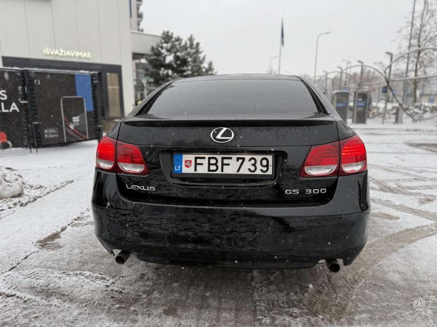 Melns Lexus GS 300h 2007 Viļņa, ar dzinēja tilpumu 3.00 L un nobraukumu 301 tūkst. km par 2350 €, foto 5 vietnē AUTOMOTO.COM.LV
